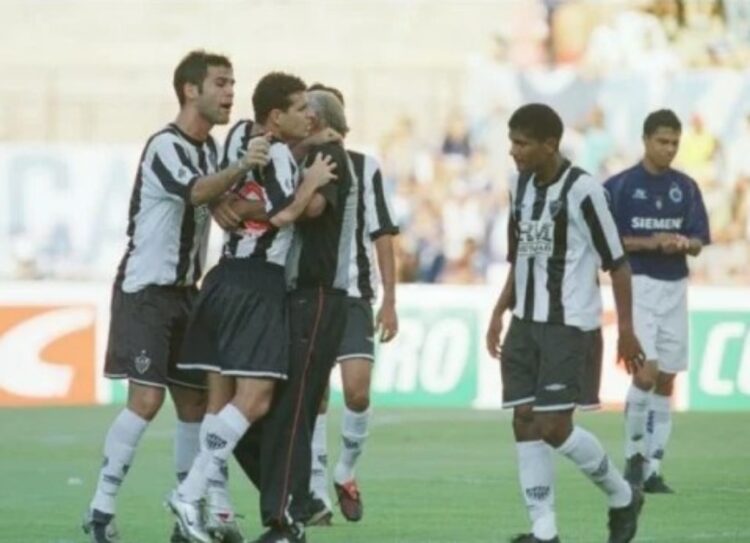 Elenco do Atlético-MG 2004 - Portal Elencos